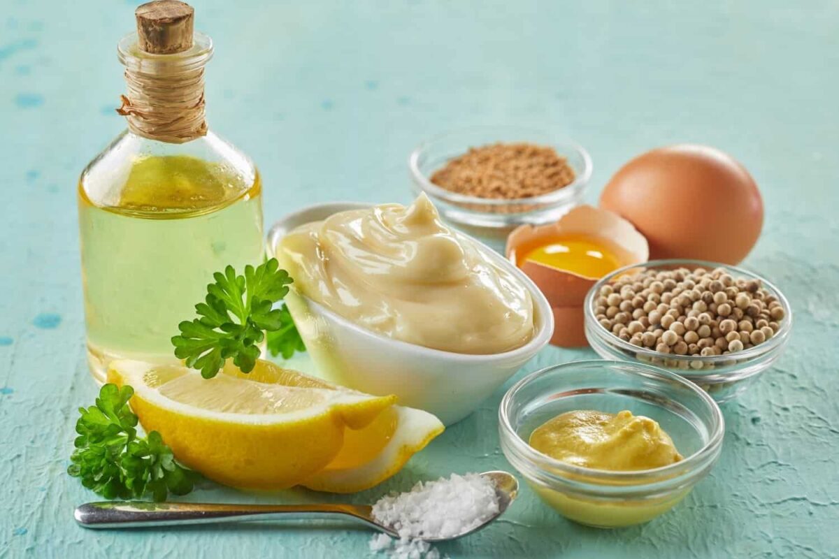 How to emulsify and what does it mean to emulsify when cooking ...